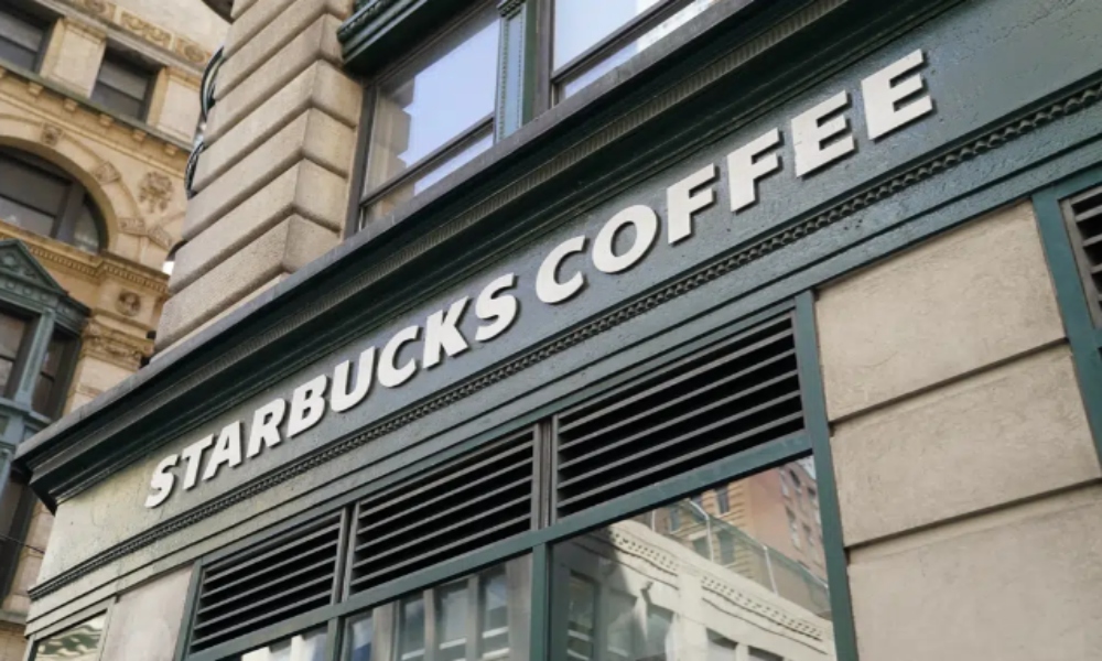 Sindicato de Starbucks llama a huelga por pantallas del Orgullo LGBT