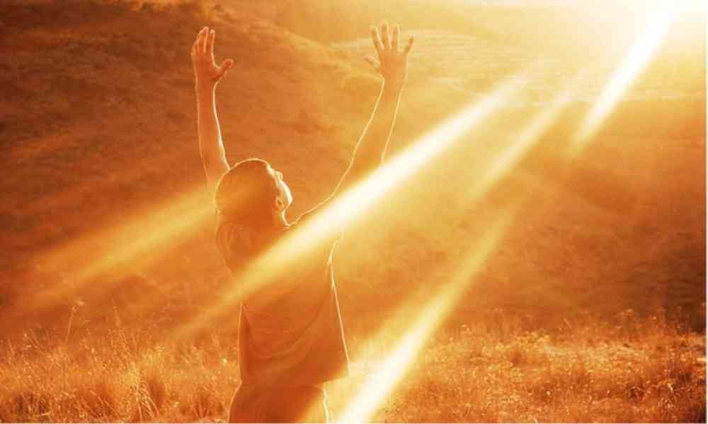 La luz de Dios es manifestación de su gracia