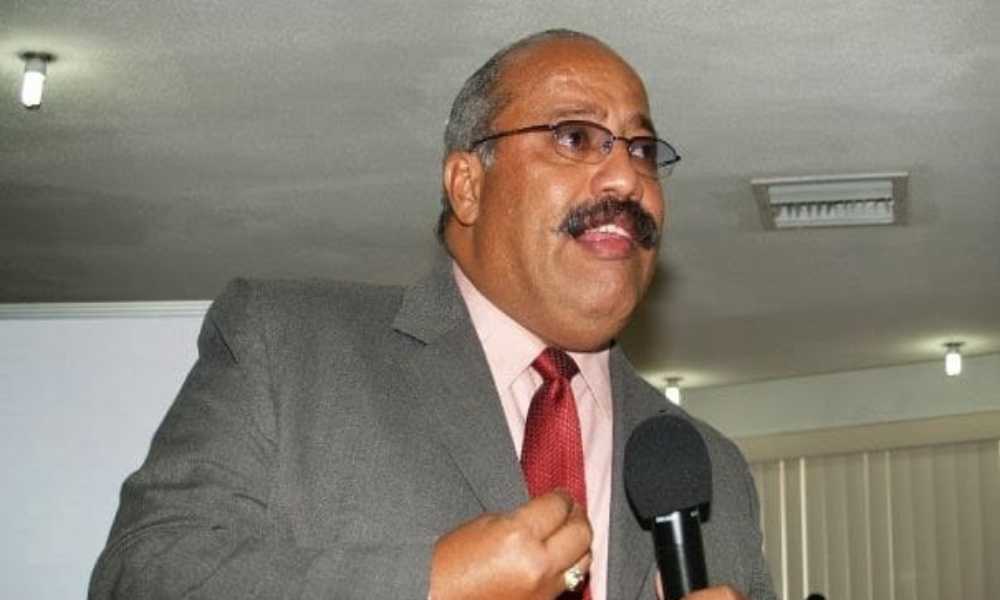 Maestro Briseño dice que la Biblia no es la Palabra de Dios
