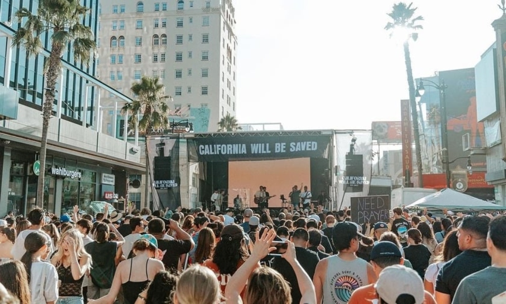 Miles de cristianos alaban a Dios en California